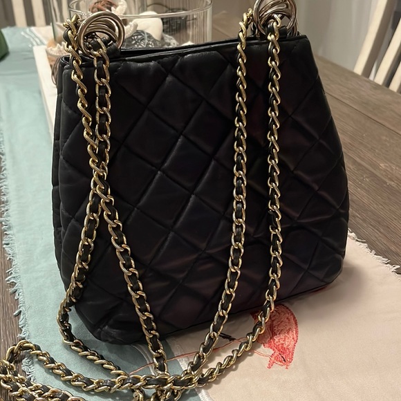 Lord & Taylor | Bags | Lord Taylor Leather Shoulder Bag | Poshmark